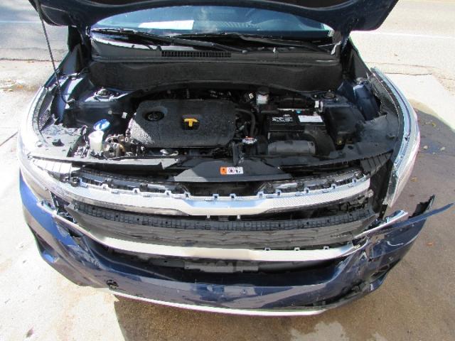 Damaged Kia Seltos Sport Utility for sale and auction | KNDEUCAA2M7058496